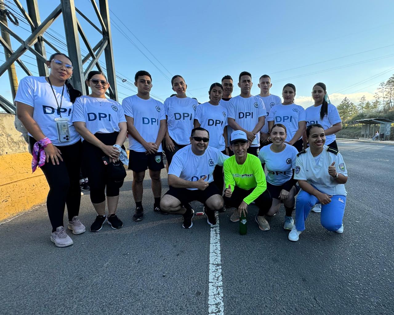 Funcionarios de la DPI se suman al recorrido que realiza el youtuber ...